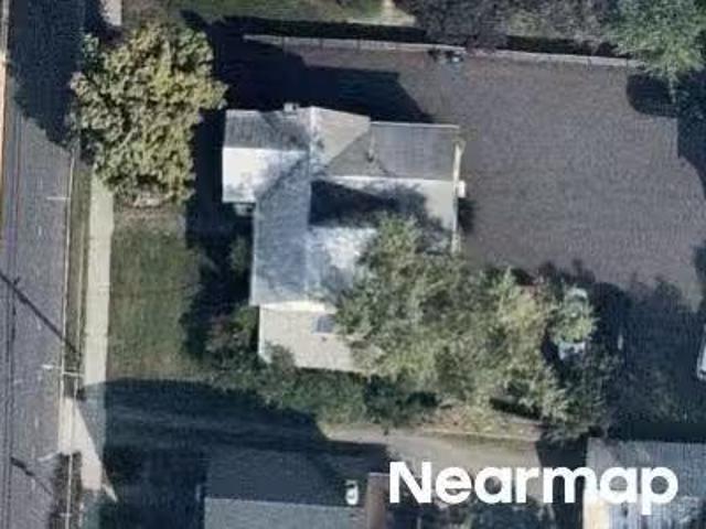 N Chestnut St