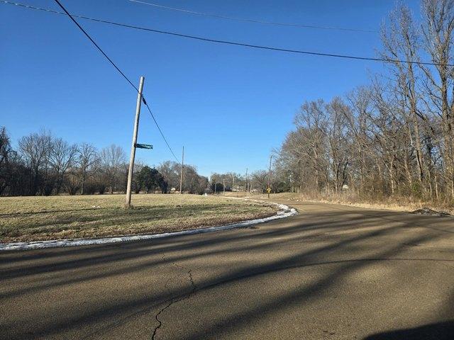 N Circle Rd N, TN 38127