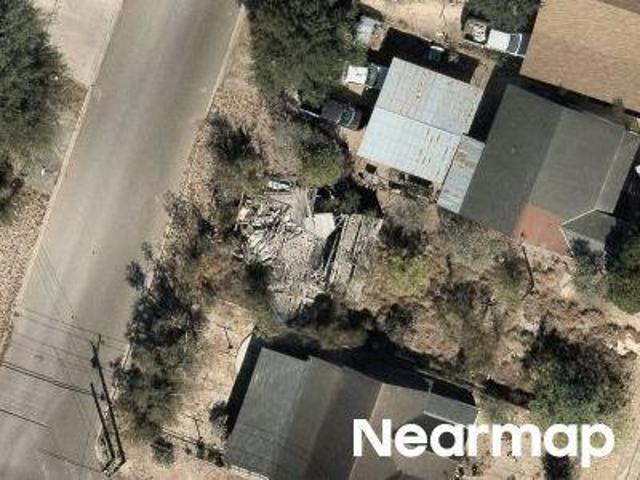 N Clay St