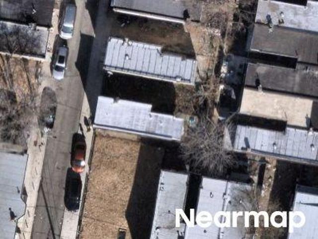 N Cleveland St