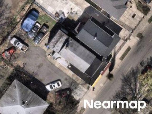 N Clinton St