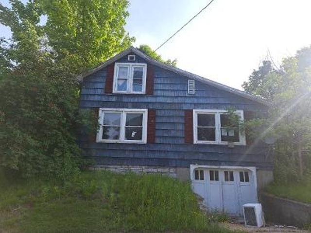 N Clinton St