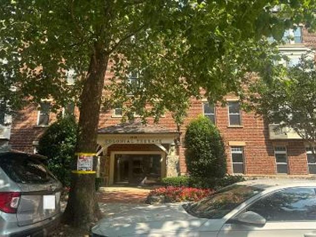 N Colonial Ter Apt 411