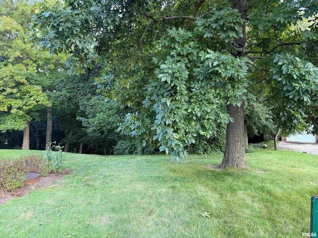 N Crestridge Ct, Peoria, IL 61615