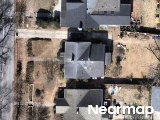 N Duke St