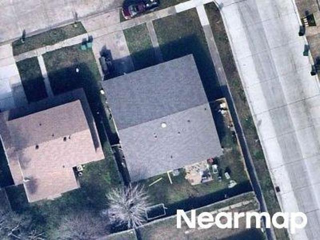 N Deerwood Dr