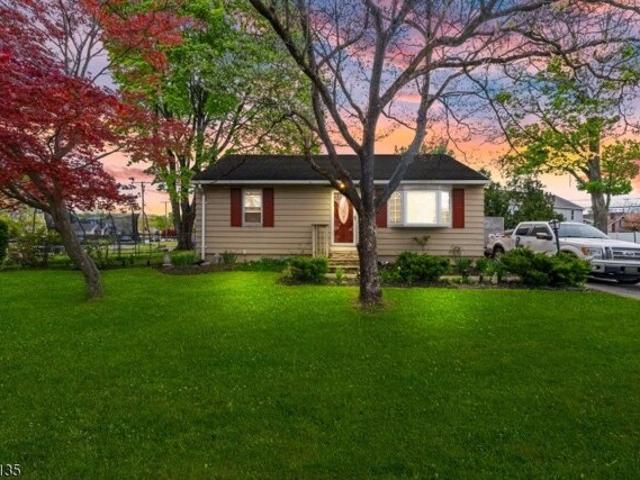 N Dell Ave, Roxbury Township, Home For Sale