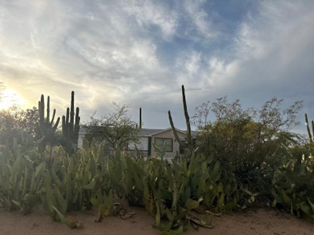 N Desert Trail Rd