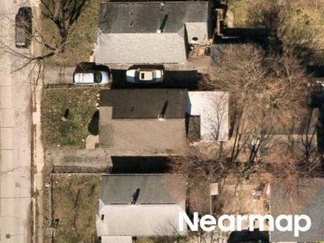 N Dequincy St