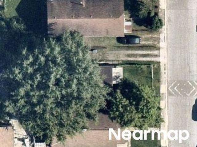 N Dequincy St