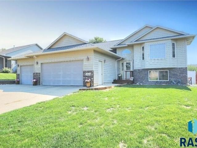 N Dewberry Ave, Sioux Falls, Home For Sale