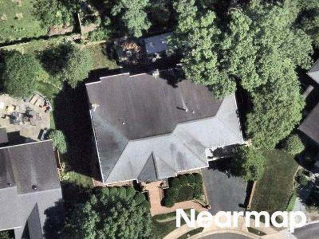 N Dickerson St