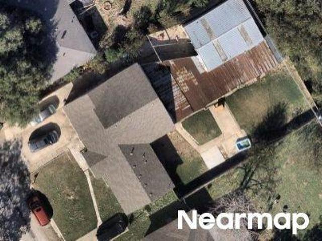 N Dison Dr