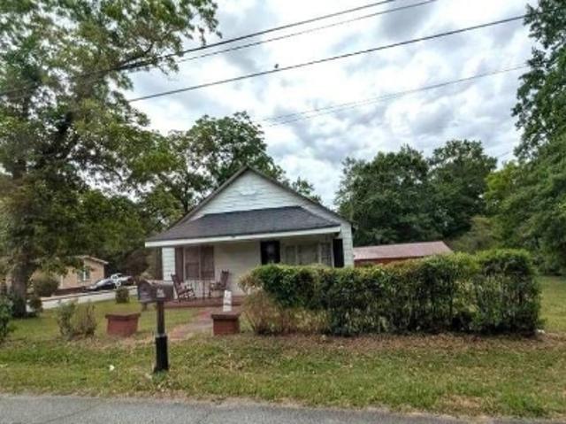 N Dogwood Ave