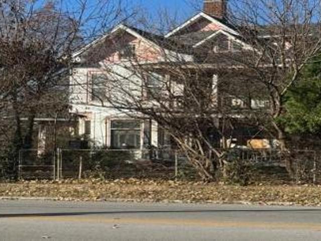 N Douglas Ave