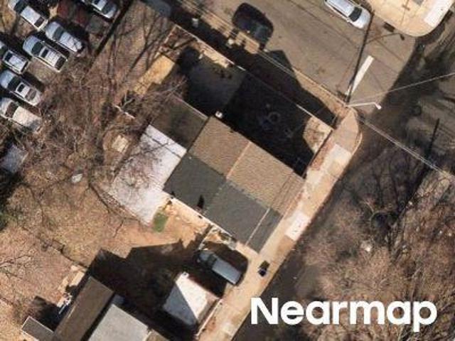 N Evans St