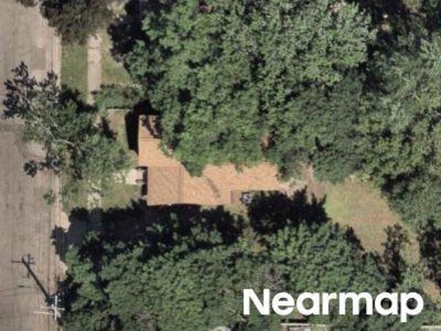 N Edwards St