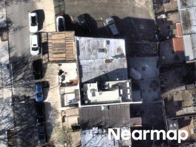 N Elliott Pl
