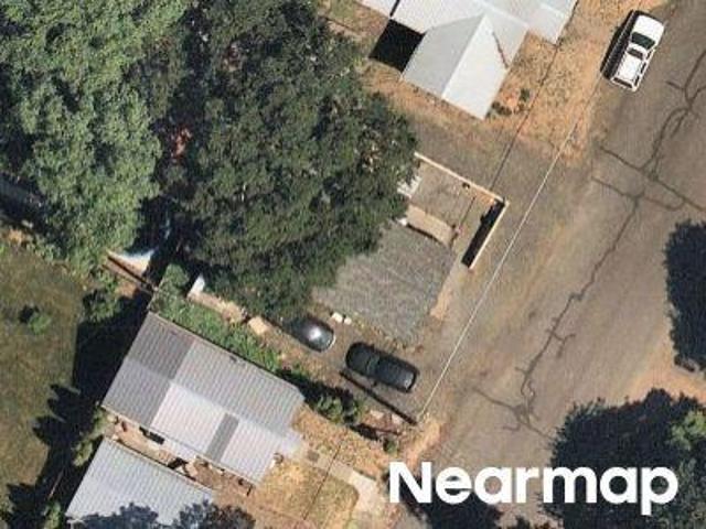N Elm St