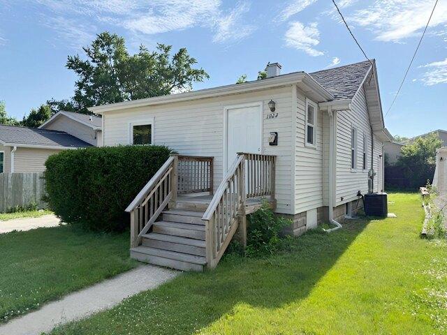 N Elmwood Ave, Waukegan, Home For Sale