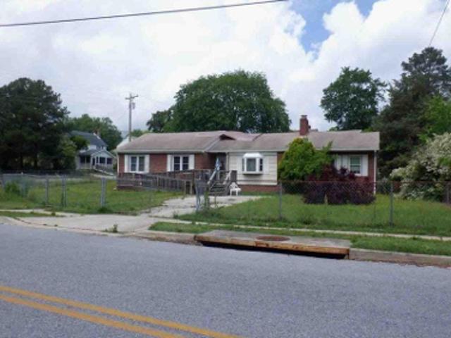 N Essex Dr