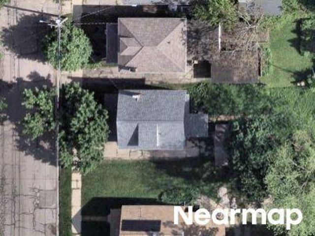 N Fairview Ave