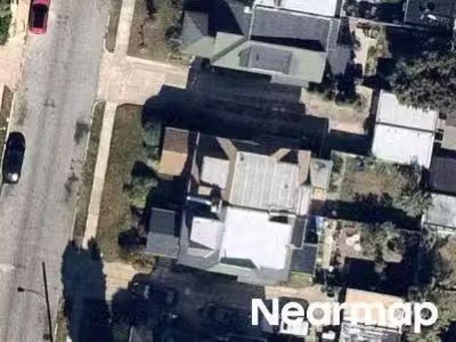 N Fairhill St