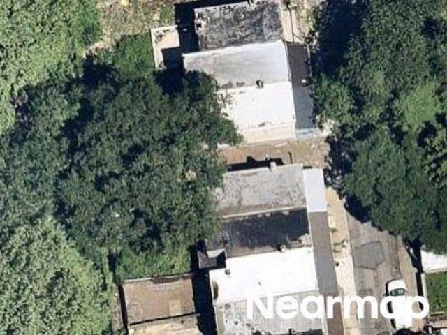 N Farson St