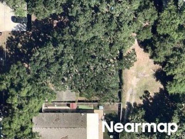 N Ferrell St