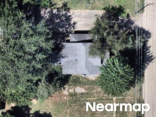 N Forest Ave