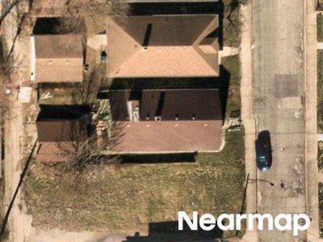 N Forest Ave