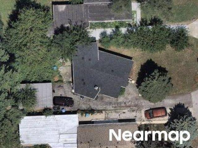 N Forest Ave