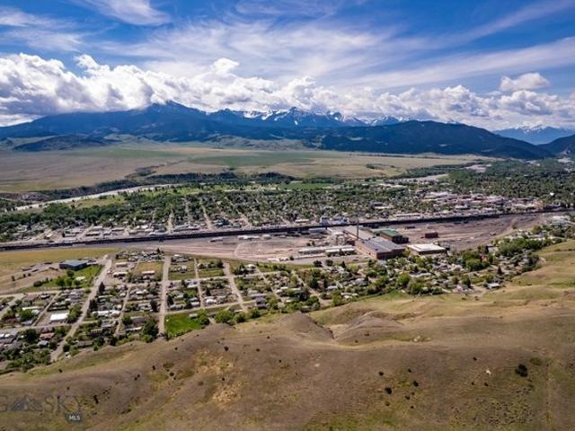 N G St, Livingston, MT 59047