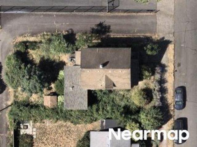 N Gantenbein Ave