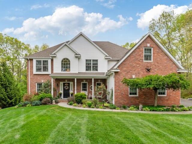 N Gate Rd, Woodbury, Home For Sale