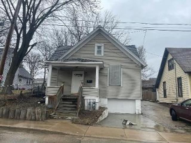 N Gifford St