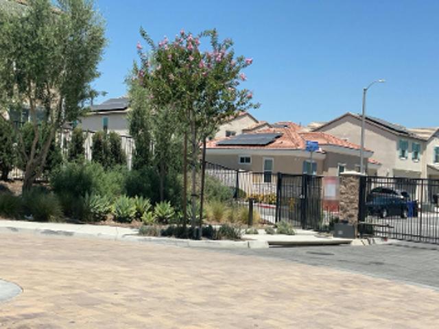 N Glenwood Ave Condo 80