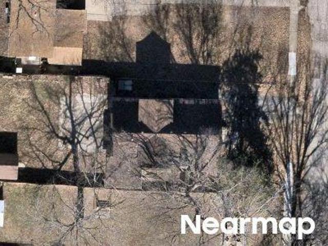 N Grand Ave