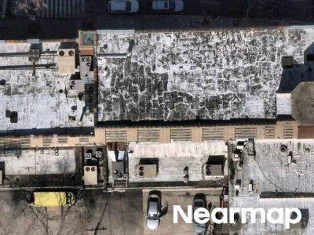 N Green St