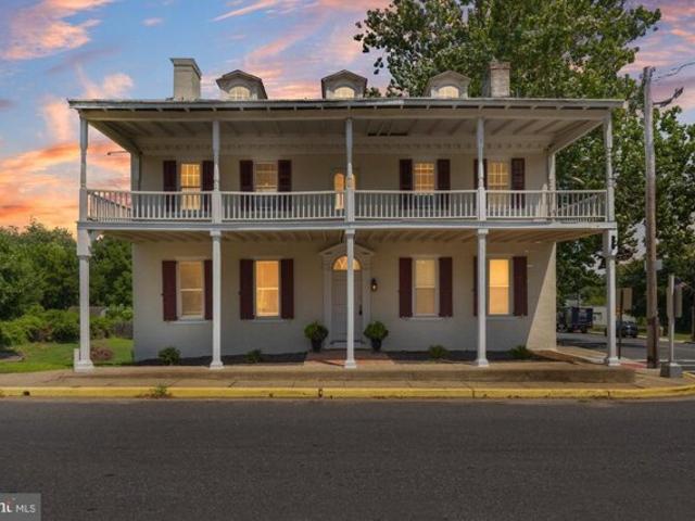 N Greenwich St, Alloway, Home For Sale