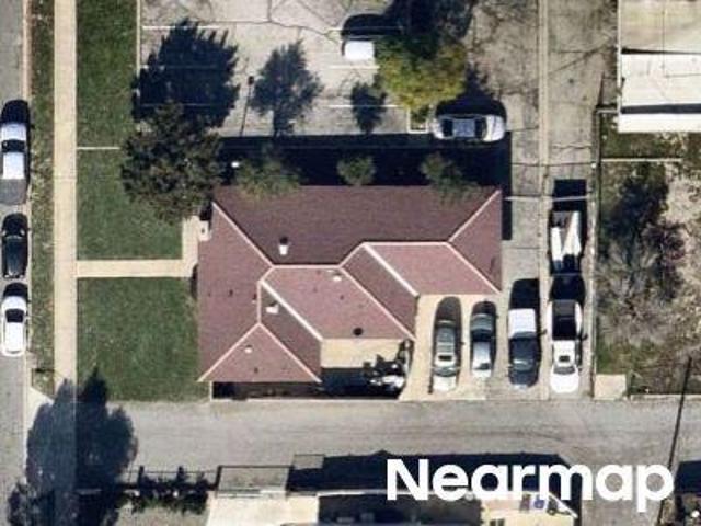 N Grove Ave