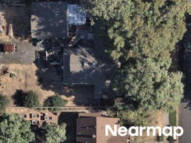 N Hawthorne St