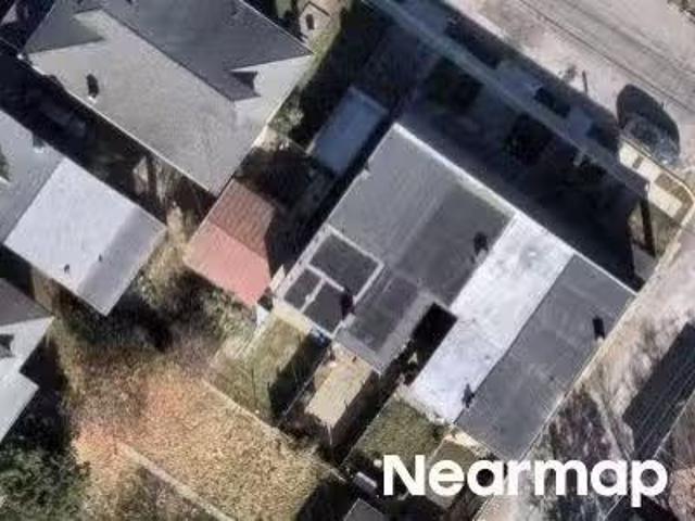 N Hawthorne St