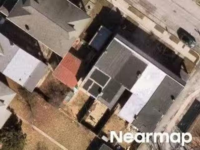 N Hawthorne St