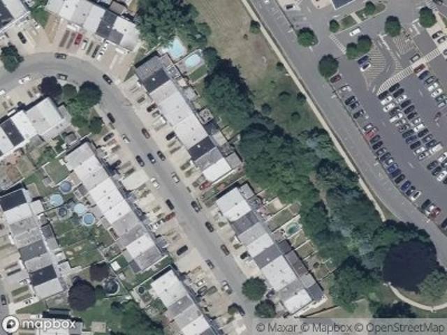 N Hereford Ln