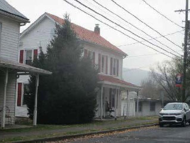 N High St