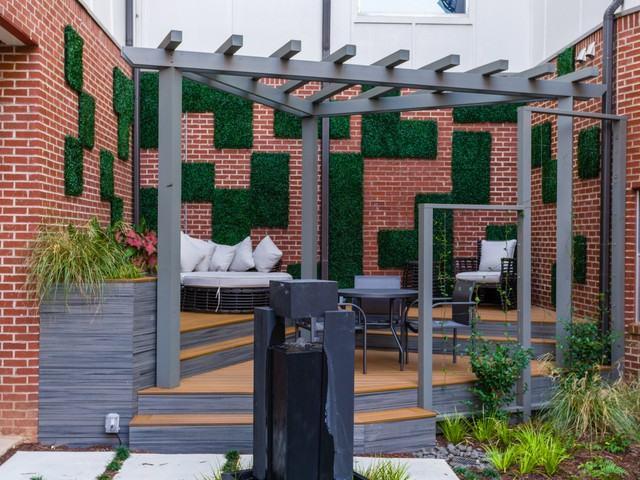 N. Highland Steel Studio Apartment for Rent at 240 N Highland Ave Ne, Atlanta, GA 30307 Inman Park