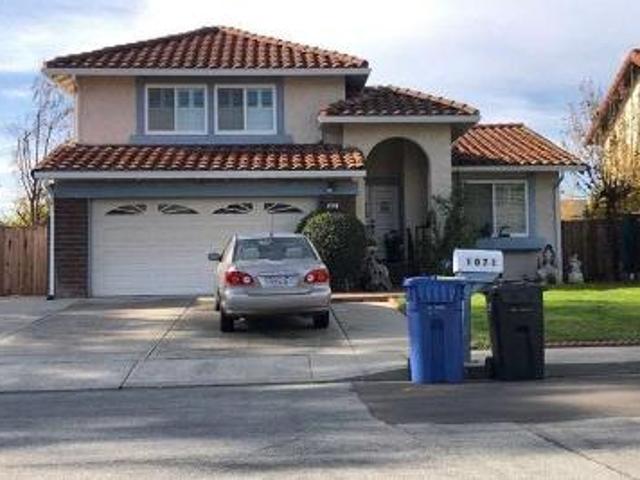 N Hillview Dr