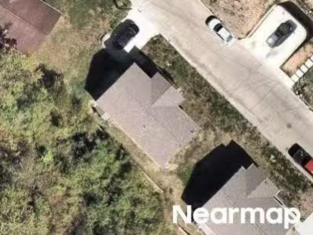 N Hills Dr