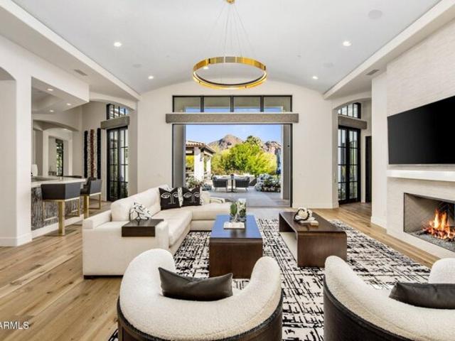 N Hillside Dr, Paradise Valley, Home For Sale